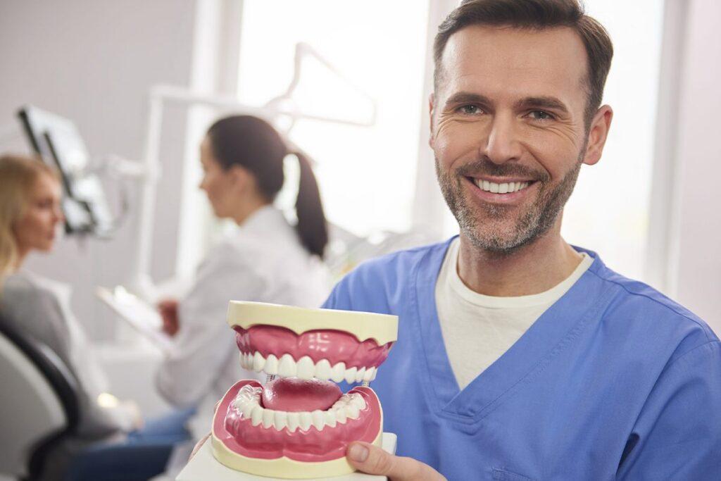 Prothèse Dentaire: Guide Pratique Complet 2023